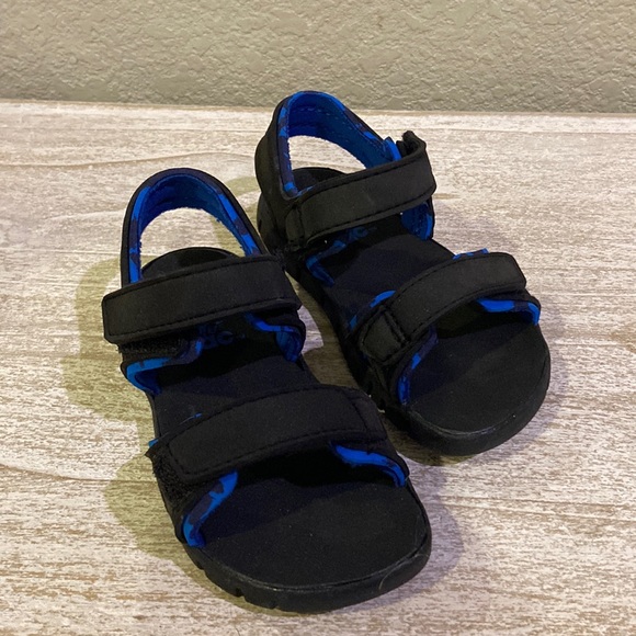 Zoe & Zac | Shoes | Zoe Zac Sandals 7 | Poshmark